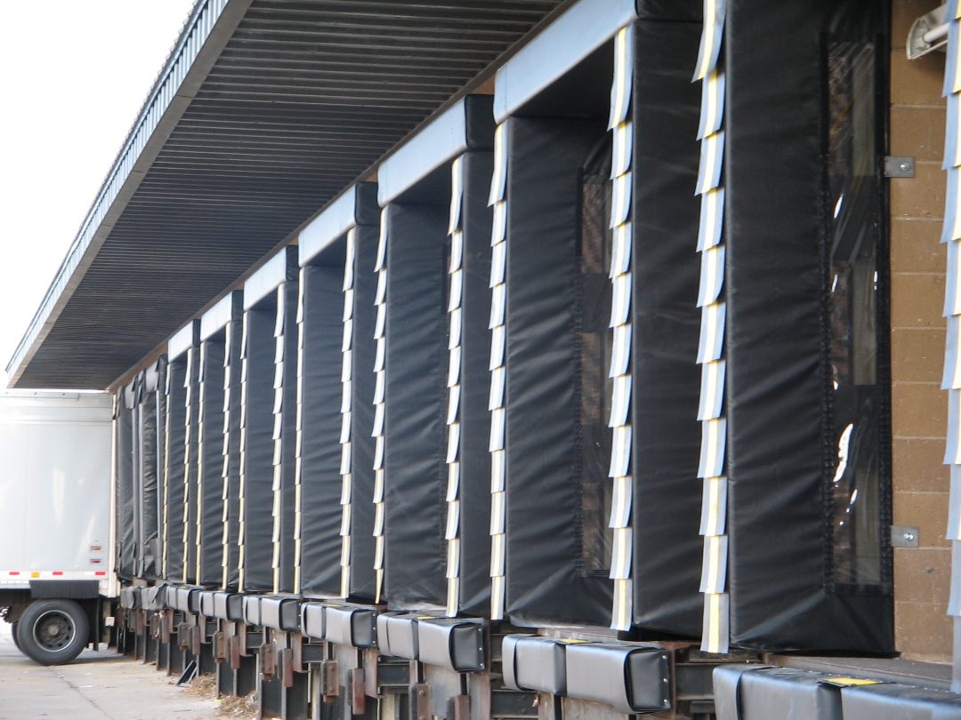 Overlapping Wear Pleats - Dock Seal Pros